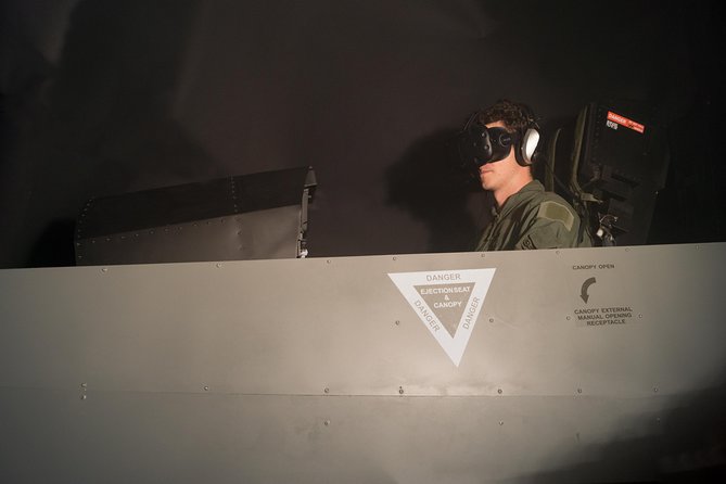 F / A-18 fighter jet flight simulator in Zurich - An Authentic Pilot Experience in Zurich