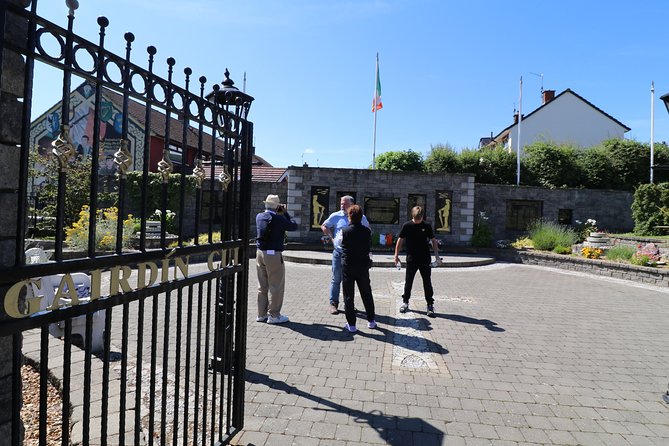 Falls road Murals Walking Tour with former prisoners - Practical Details: What You Should Know