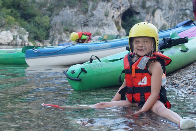 Family canoe trip under the Pont d'Arc - from 3 years old - Key Points