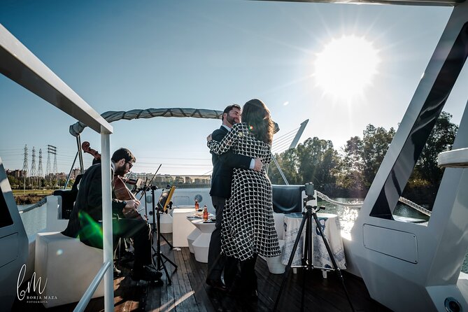 Fantastic boat trip with lunch or dinner - An In-Depth Breakdown of the Experience