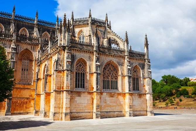 Fatima, Batalha, Nazare &Obidos Private Full Day Tour from Lisbon - The Journey Begins: Comfort and Personal Attention