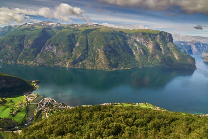 Flam: The Spectacular Stegastein Viewpoint Tour (Small Group) - Transportation and Group Size