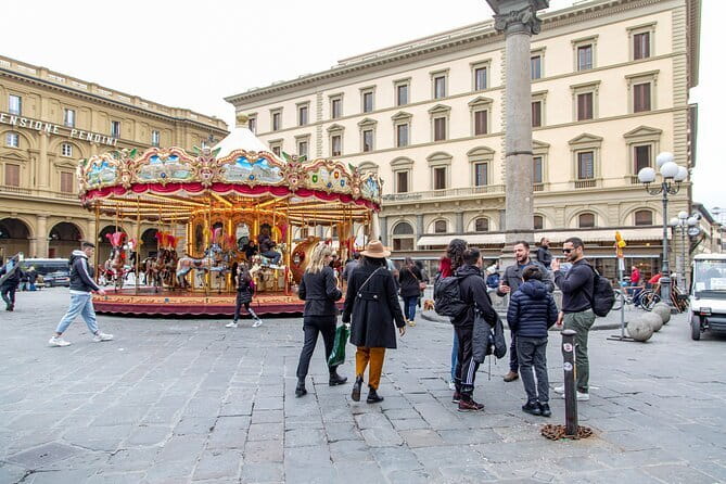 Florence by Night Guided Walking Tour:Duomo Old Bridge & All Must-See Highlights - Discovering Florence in the Evening