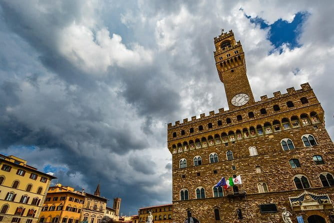 FLORENCE: Uffizi Gallery + Palazzo Vecchio monolingual Guided Tour - Small Group - A Deep Dive into the Tour Experience
