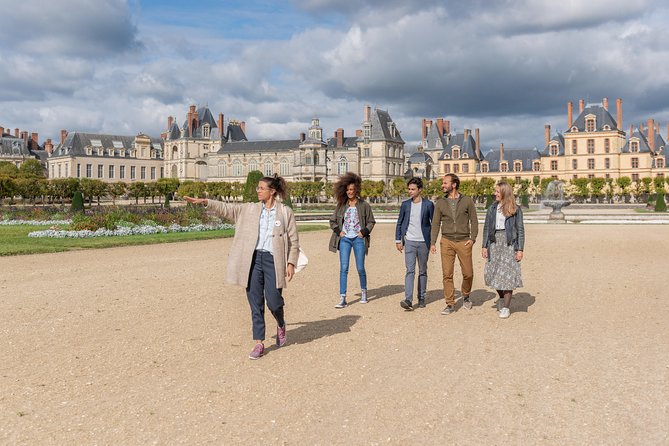 Fontainebleau and Vaux le Vicomte Chateaux Day Trip from Paris - Discovering the Castles: What to Expect