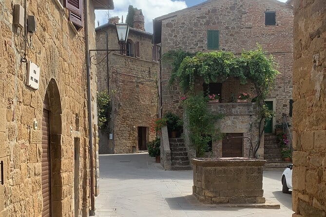 Full Day PRIVATE Guided Tour in Val D'Orcia Region - Montalcino: The Heart of Brunello