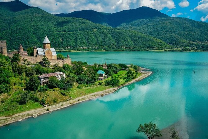 Full day Private Tour in Kazbegi, Gudauri & Ananuri from Tbilisi - Exploring the Itinerary: A Day of Stunning Scenery and Cultural Highlights