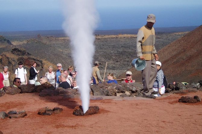 Full Day Tour to Timanfaya, Green Lagoon and La Geria - Key Points