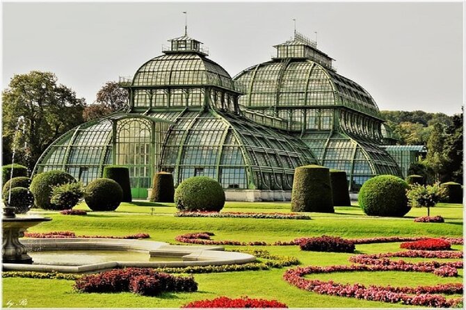 Fun & mobile scavenger hunt through the Schönbrunn Palace Park - An In-Depth Look at the Schönbrunn Palace Park Scavenger Hunt