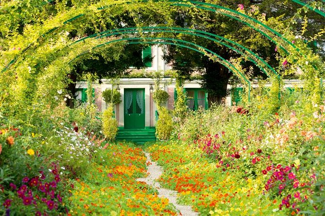 Giverny - Claude Monet's House & Gardens - Private Trip - Visiting Claude Monet’s Home and Gardens