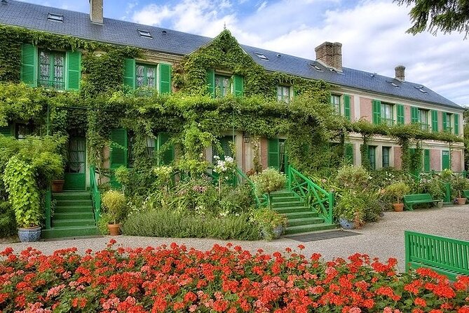 Giverny & Versailles Day Trip From Paris with Professional Guide - The Itinerary Breakdown
