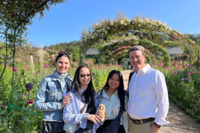 Giverny & Versailles Private Guided Tour with Ticket Entry - An Introduction to the Experience