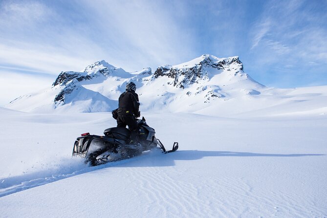 Glacier Rush  Fast pace snowmobile - SnoMo Glacier - Key Points