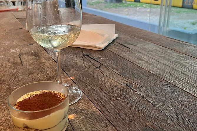 Gnocchi, Pasta, Tiramisù and Wine Class - Group Size & Atmosphere