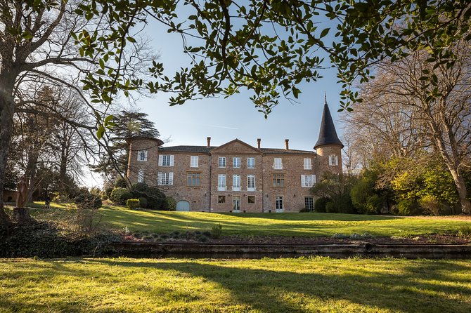 Gourmet walk in the gardens of Château Champ-Renard - A Complete Breakdown of the Experience