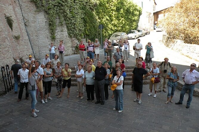 Gubbio: Private walking tour with official guide - Exploring Gubbio’s historic streets
