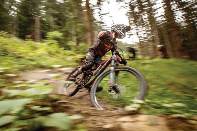 Guided downhill biking at Bikepark Innsbruck - An In-Depth Look at the Bikepark Innsbruck Experience