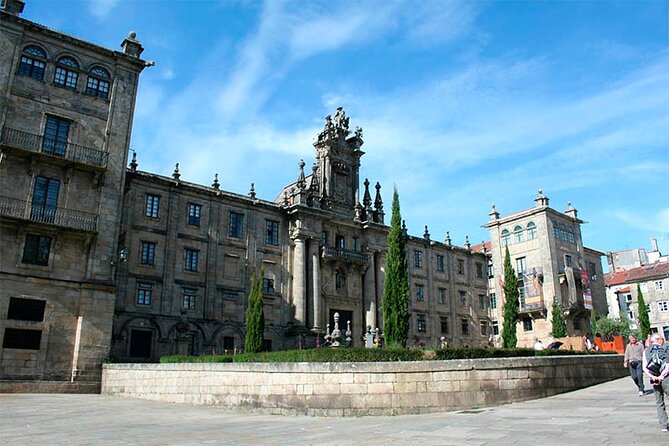Guided Tour of the Old Town with an Official Guide - Dive Into Santiago’s Historic Heart: The Itinerary Breakdown