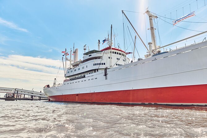 Hamburg: 2-hour harbor cruise - Authentic experiences and reviewer impressions