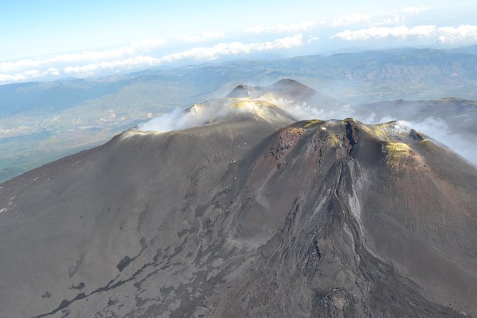 Helicopter flight over Mount Etna - An In-Depth Look at the Mount Etna Helicopter Tour