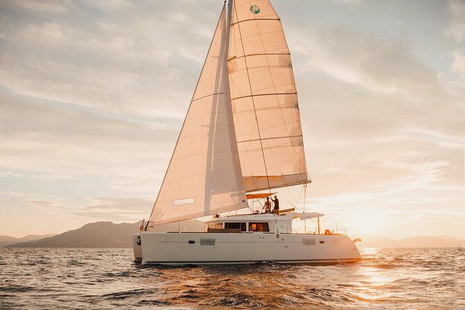 Heraklion: Private Catamaran Cruise to Dia with Meal & Drinks - Key Points