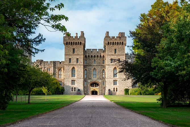 Heritage and Majesty: Private Full-Day Tour from Southampton - Key Points