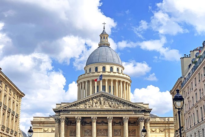 Historic Paris: Exclusive Private Tour with a Local Expert - Exploring Paris’ Historic Landmarks Step by Step