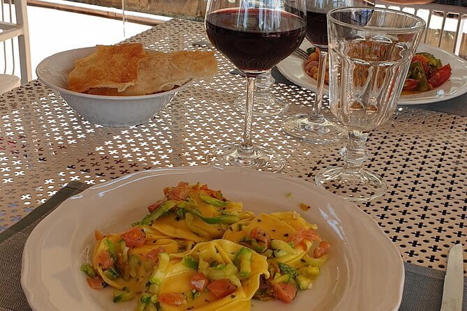 Horseback ride and gourmet cuisine in a historic food shop - An In-Depth Look at the Experience