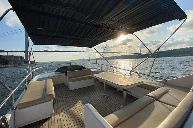 Istanbul Bosphorus Sunset Cruise on a Luxurious Yacht - What Makes This Tour Stand Out?