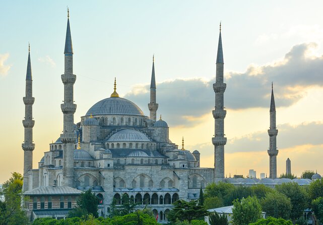 Istanbul, Hagia Sophia, Blue Mosque, Grand Bazaar Walk Tour - Exploring Turkish Culture: Carpet and Kilim Museum
