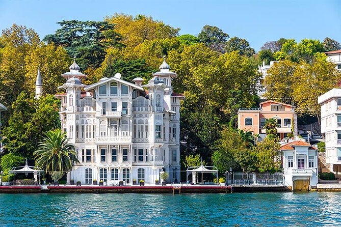 Istanbul Highlights Bosphorus Stops 1 +2 (Europe + Asia) - Key Points