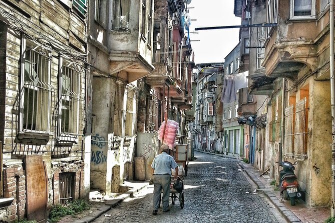 Istanbul Small-Group Sightseeing and Culinary Walking Tour - A Walk Through Istanbul’s Food and Culture Scene