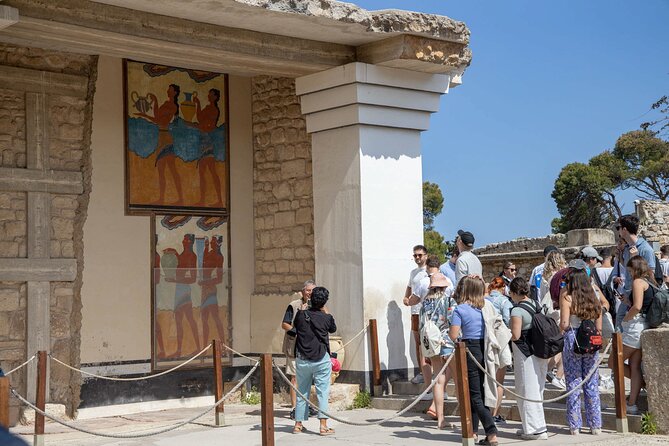 Knossos Palace Self-Guided Treasure Hunt & Tour - What is the Knossos Palace Self-Guided Treasure Hunt & Tour?