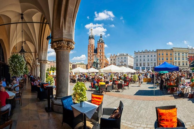Krakow and Wieliczka Salt Mine Tour from Wroclaw - Local guides included - Delving Into the Experience