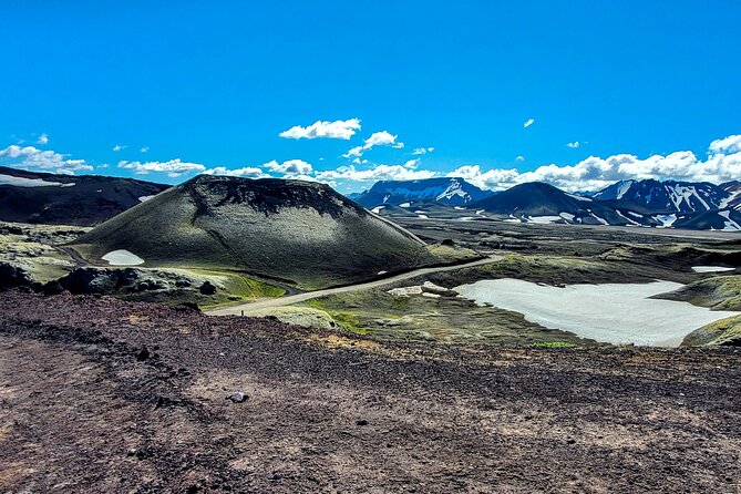 Landmannalaugar, Hekla, Sigoldugljufur 4x4 tour with Hiking - Starting the Day: Pickup and Drive to Landmannalaugar
