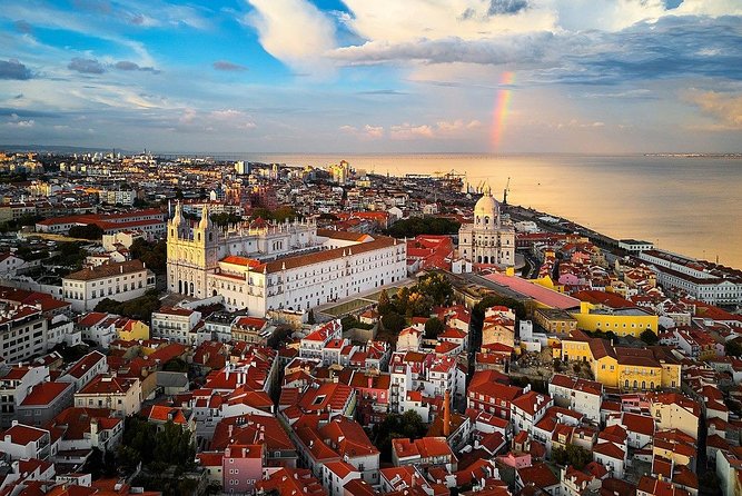 Lisbon Walking Tour With Locals - A Step-by-Step Look at the Itinerary