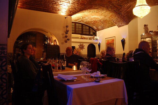 Live Fado Show with Traditional Dinner and Lisbon by Night - An Authentic Night: What the Tour Offers