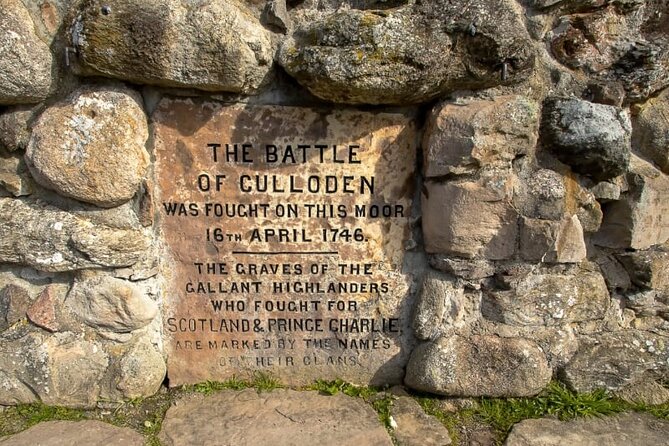 Loch Ness, Urquhart Castle & Culloden Battlefield - The Highlight: Urquhart Castle and Loch Ness