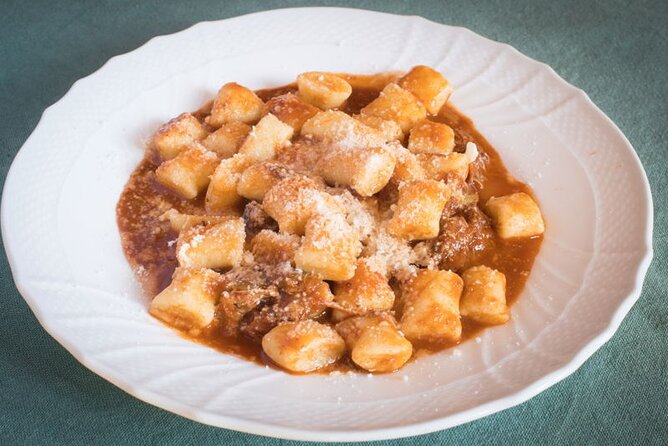 Lunch or dinner and cooking demo at a local home in Padova - Who Will Love This Experience?