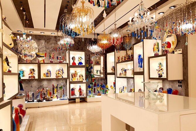 Luxury Grand Canal, Murano, Burano+Blow glass at Glass factory! - Key Points