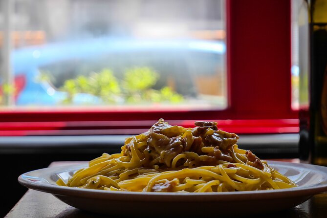 Make Pasta Carbonara from Scratch in a Jazz Club in Venice - A Closer Look at What to Expect