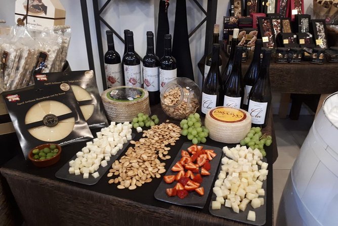 Marbella old town tour with Tapas and Wines - Exploring Marbella’s Historic Heart