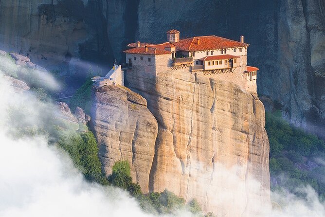 Meteora Full-Day Trip with Guide on Luxury Bus From Athens - The Itinerary in Detail