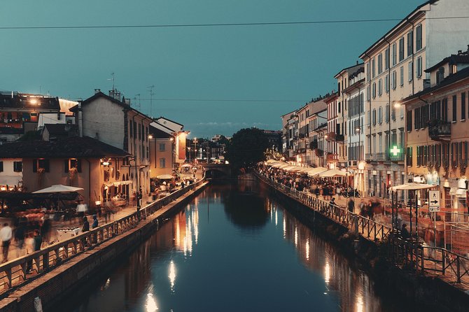 Milan Night Tour & Drinks with a Local Guide: Private & 100% Personalized - Exploring Milan After Dark: An In-Depth Review