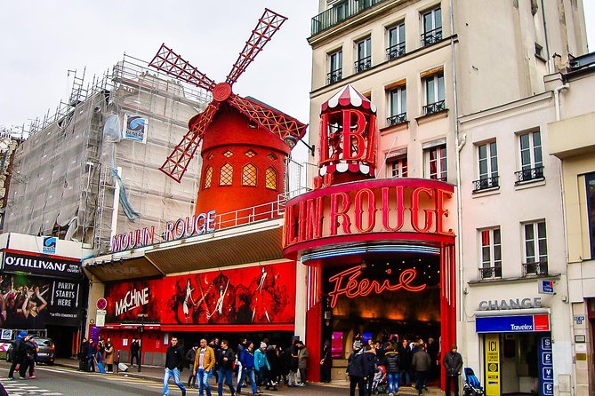 Montmartre Walking Tour with a Private Local Guide - How the Experience Feels for Visitors