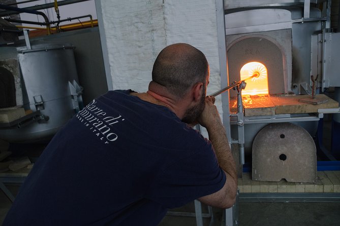 Murano Art: Glass factory tour - A Detailed Look at the Murano Glass Factory Tour