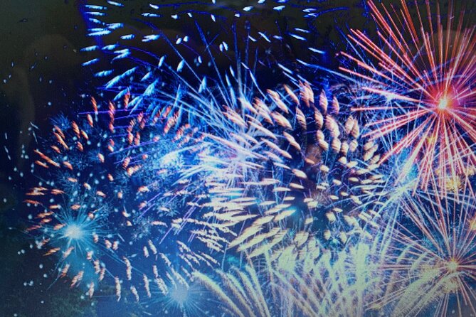 New Year's Eve on a Sailboat with Fireworks display in Lisbon - An In-Depth Look at the Lisbon New Year’s Eve Sailboat Tour