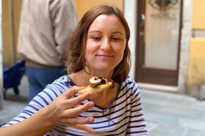 Old Taverns and Rialto Market Food Adventure (for hungry foodies) - What Makes This Tour Stand Out