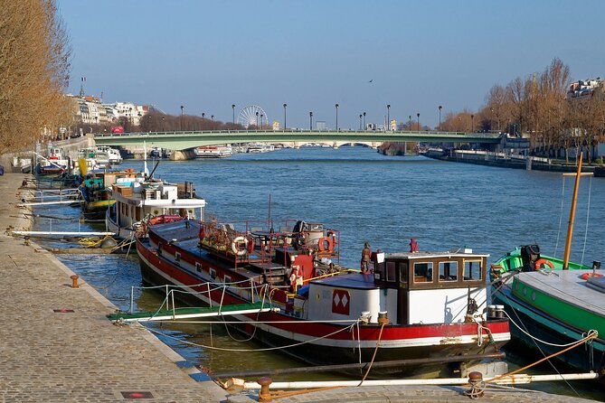 Paris : Private electric bike tour with wine and cheese tasting - Exploring Paris on Two Wheels: What to Expect from the Tour