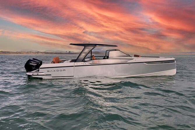 Paros-Antiparos Private Cruise on a Luxurious Saxdor 320 - The Experience in Detail: What to Expect